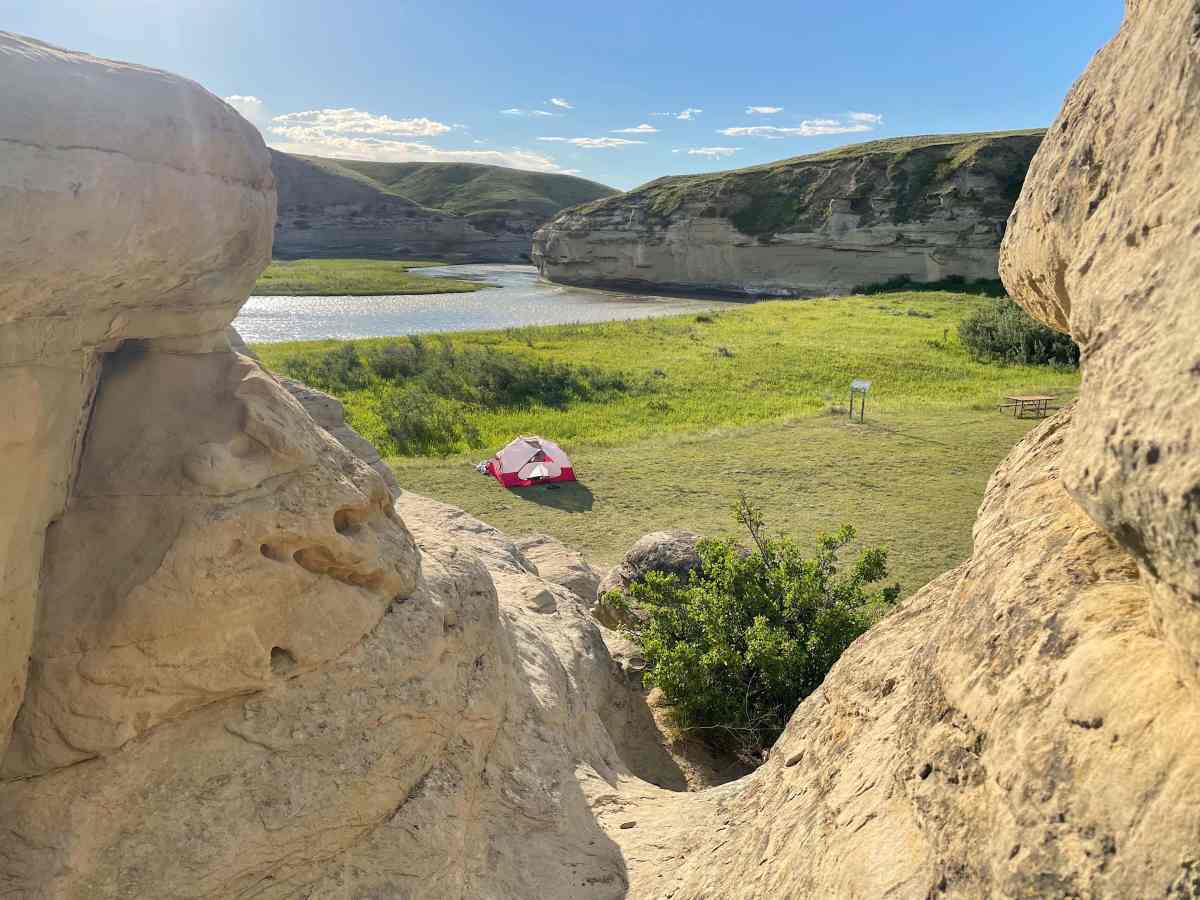 3-Day Milk River Canoe Trip in Alberta—The Ultimate Guide - Out and Across