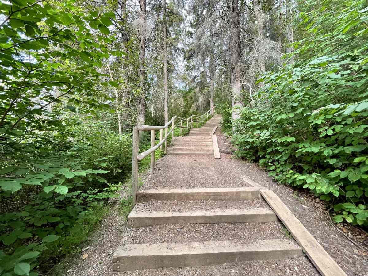 Devon River Valley Trail Near Edmonton, Alberta - Out & Across