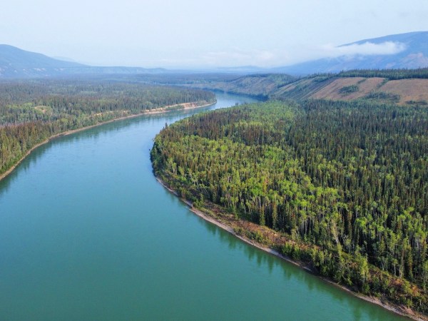 Your Complete Guide to Canoeing the Yukon River - Out & Across
