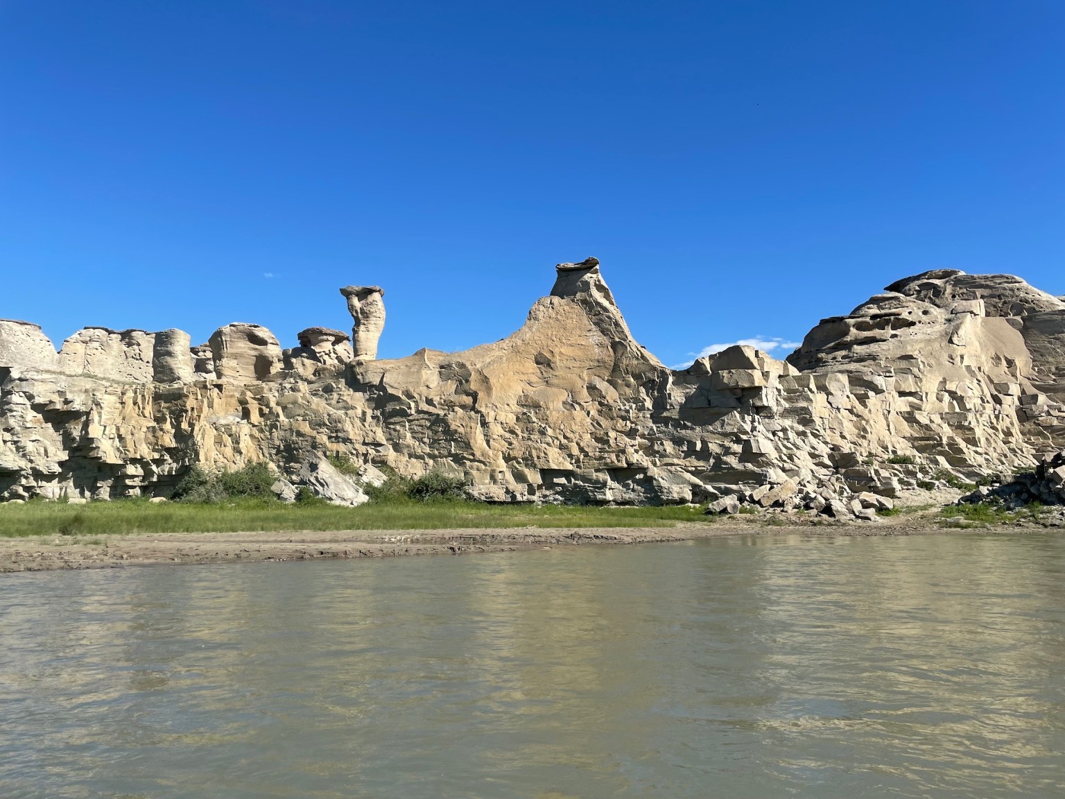 3-Day Milk River Canoe Trip in Alberta—The Ultimate Guide - Out & Across
