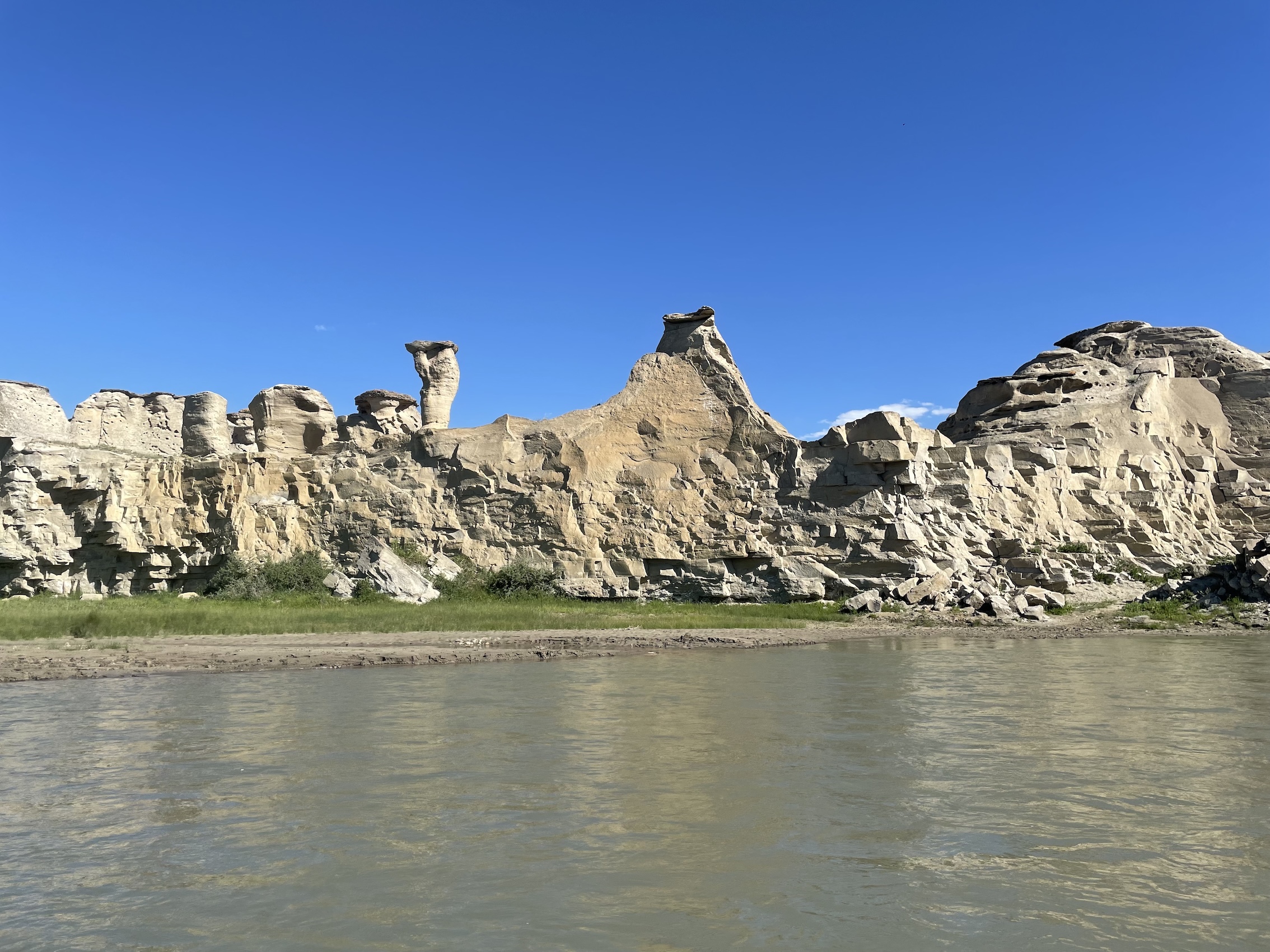 3-Day Milk River Canoe Trip in Alberta—The Ultimate Guide - Out & Across